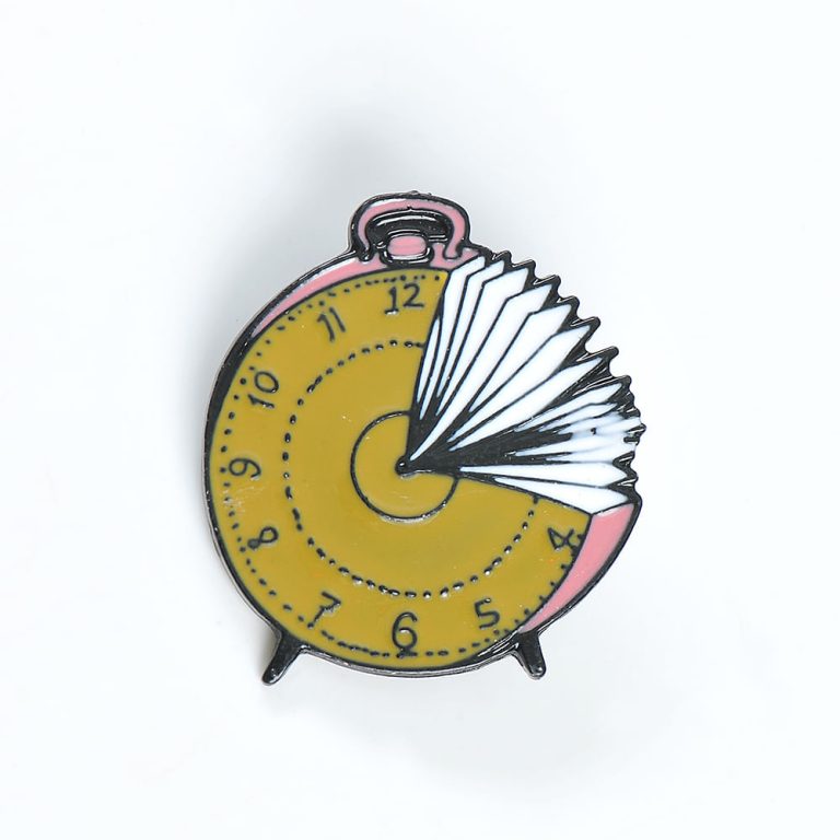 Martisoare MeliMelo: Brosa martisor ceas - Sivy.ro ️